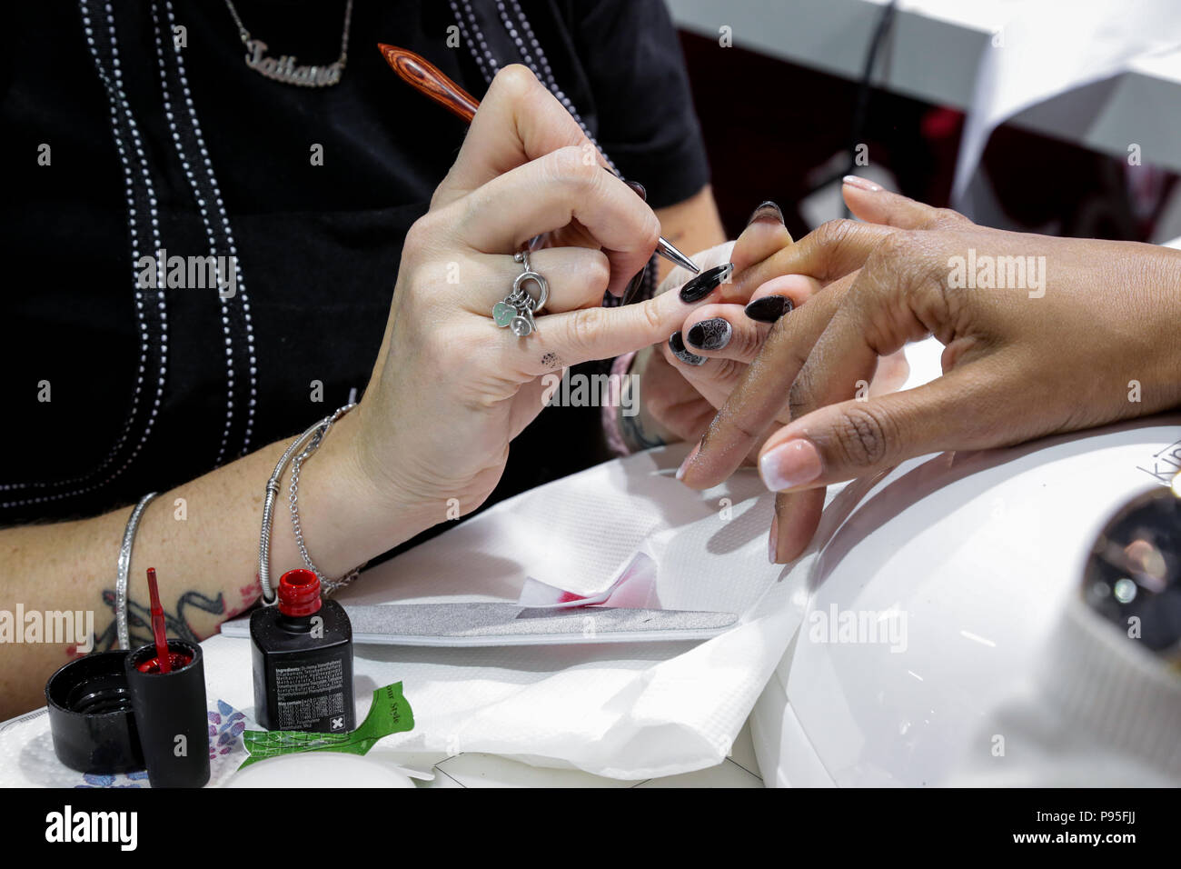 Esthetiworld by Cosmoprof: nails and makeup demonstrations to show ...