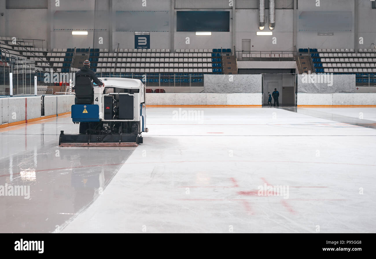 Ice Resurfacer Stock Photos & Ice Resurfacer Stock Images - Alamy