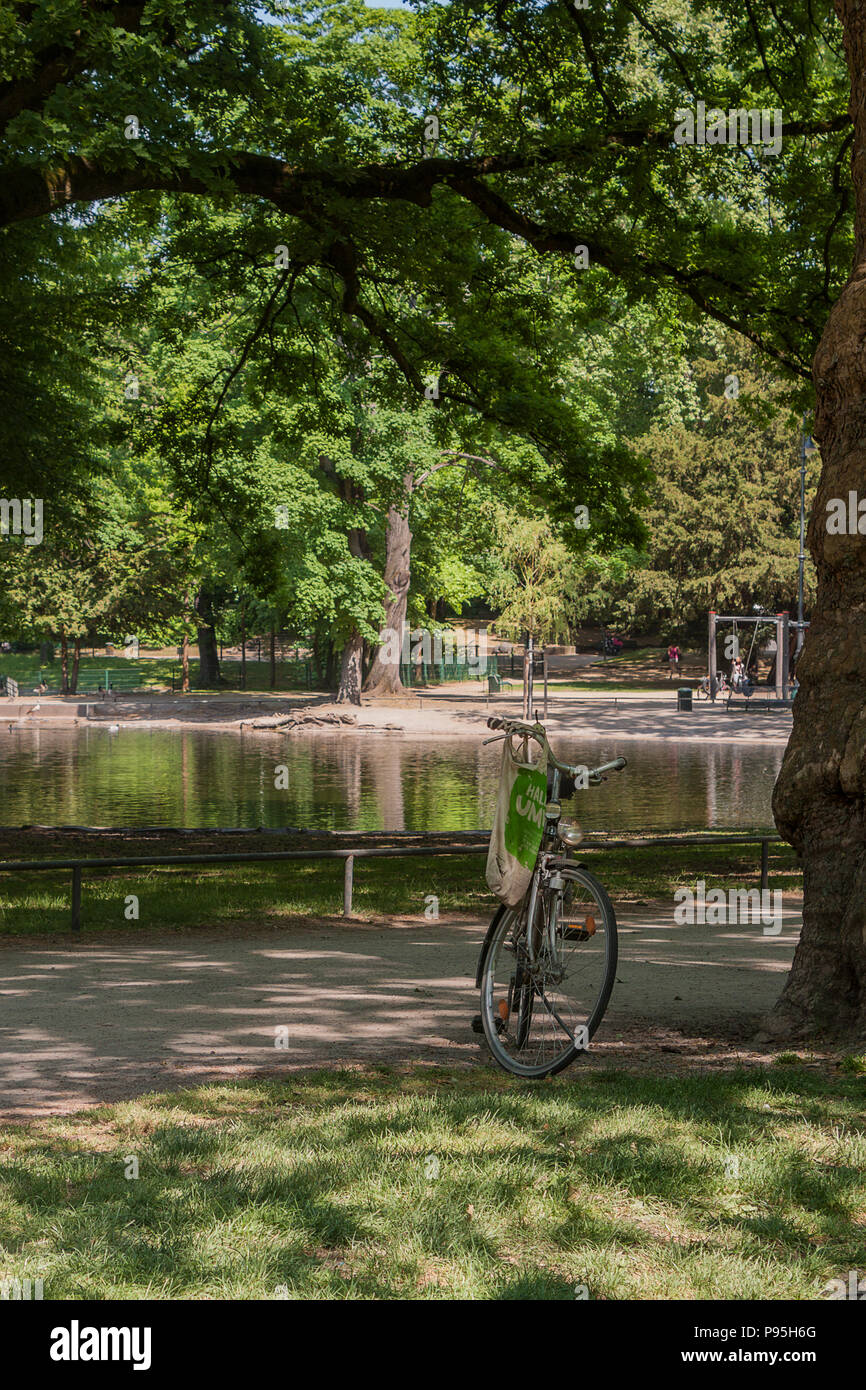 Beautiful park scene in the Volksgarten Park in Cologne, Germany Stock ...