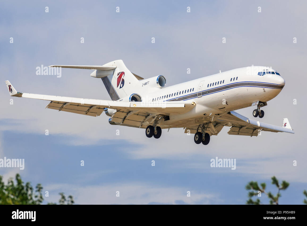 Boeing 727 hi-res stock photography and images - Alamy