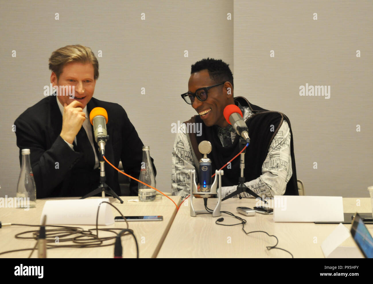 Bruce glover hi-res stock photography and images - Alamy