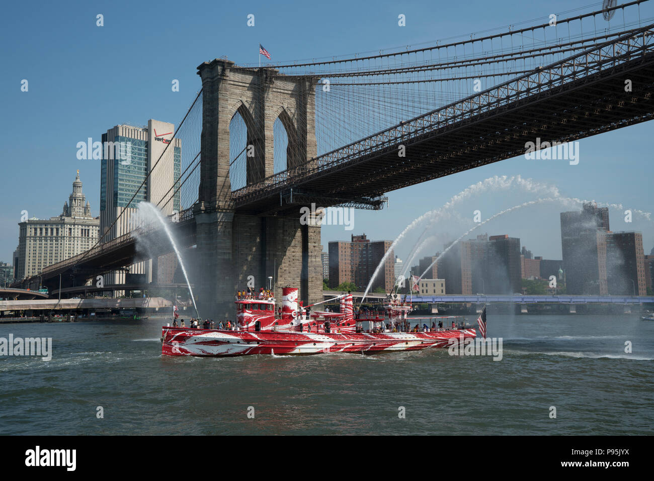 Fireboat new york hi-res stock photography and images - Alamy