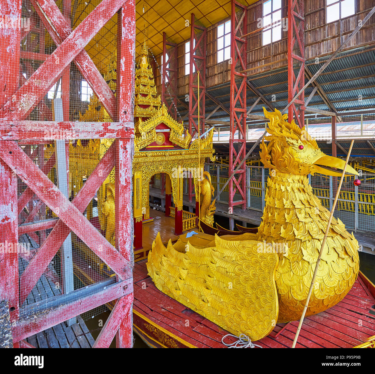 Barge interior hi-res stock photography and images - Alamy