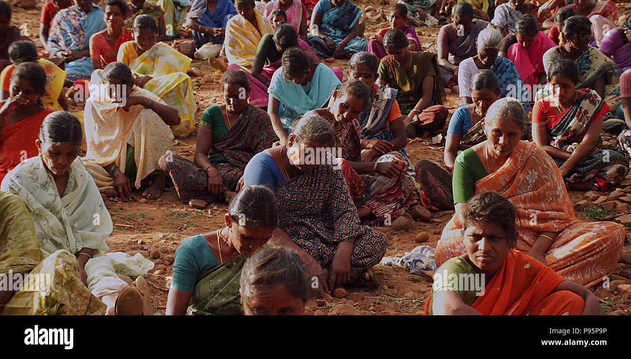 Women workers in rural agriculture strike Stock Photo - Alamy