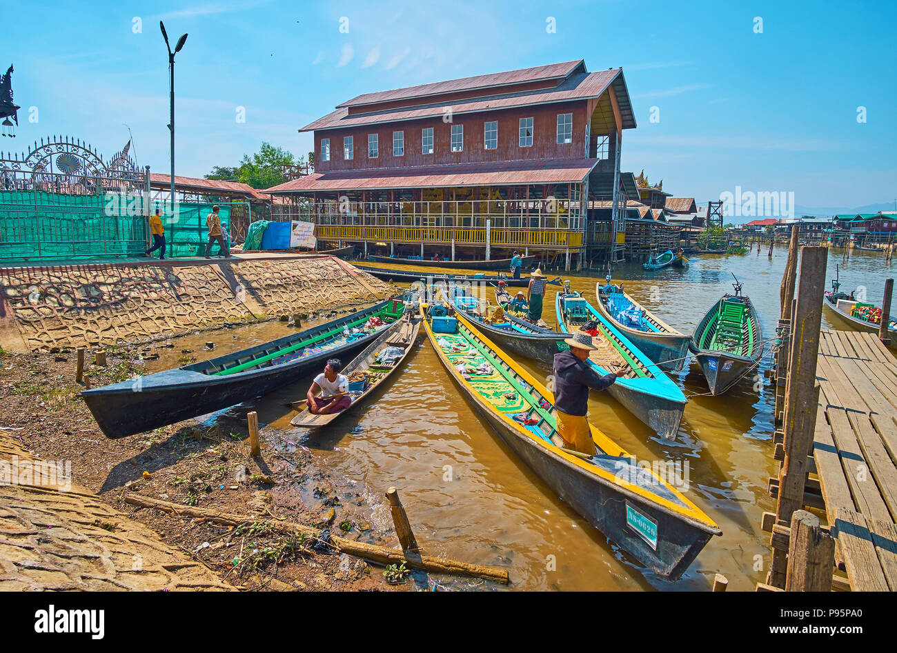 Small wharf hi-res stock photography and images - Alamy