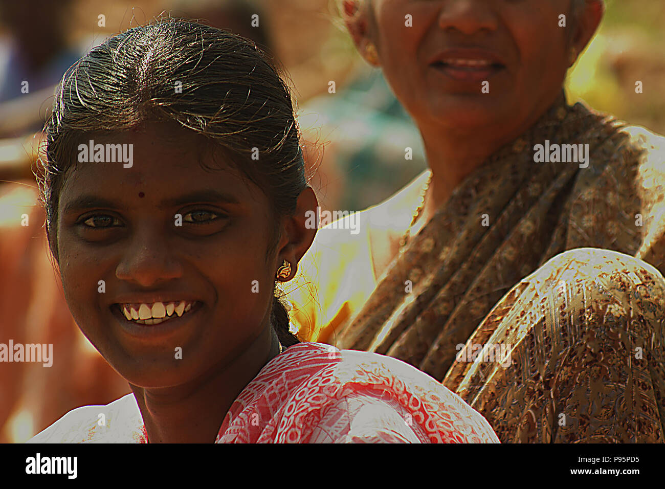 Women with green saree hi-res stock photography and images - Alamy