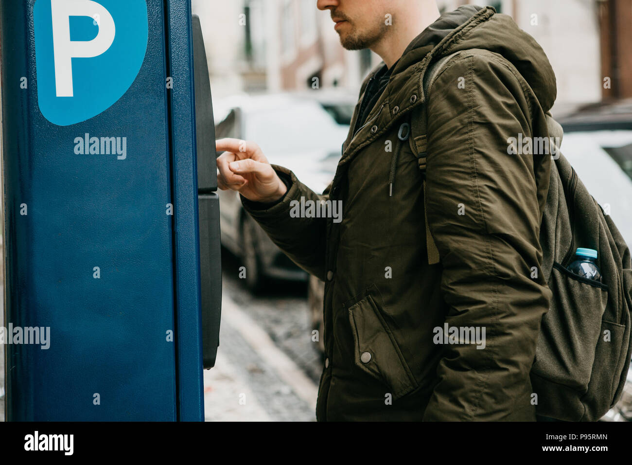 Man pays parking hi-res stock photography and images - Alamy