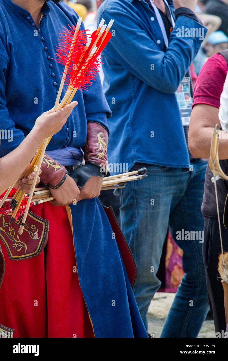 Arrow in hand as rprojectile weapon system archery Stock Photo - Alamy