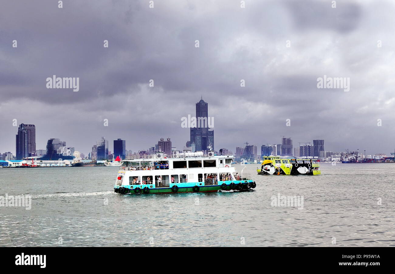 Harbor ferries hi-res stock photography and images - Alamy