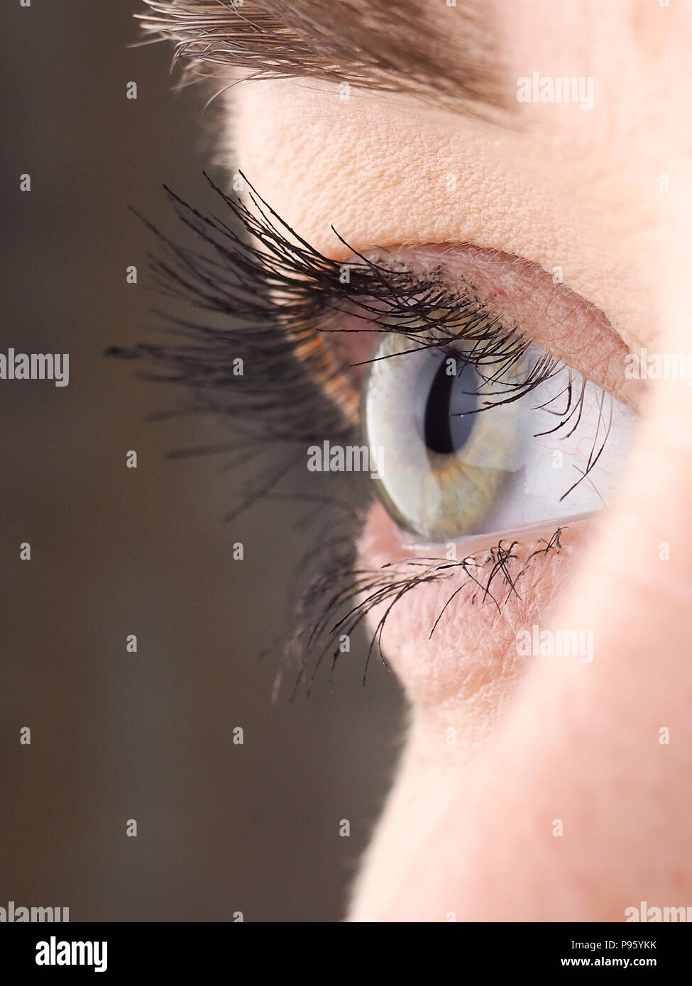 Human eye close up wide pupil hi-res stock photography and images - Alamy