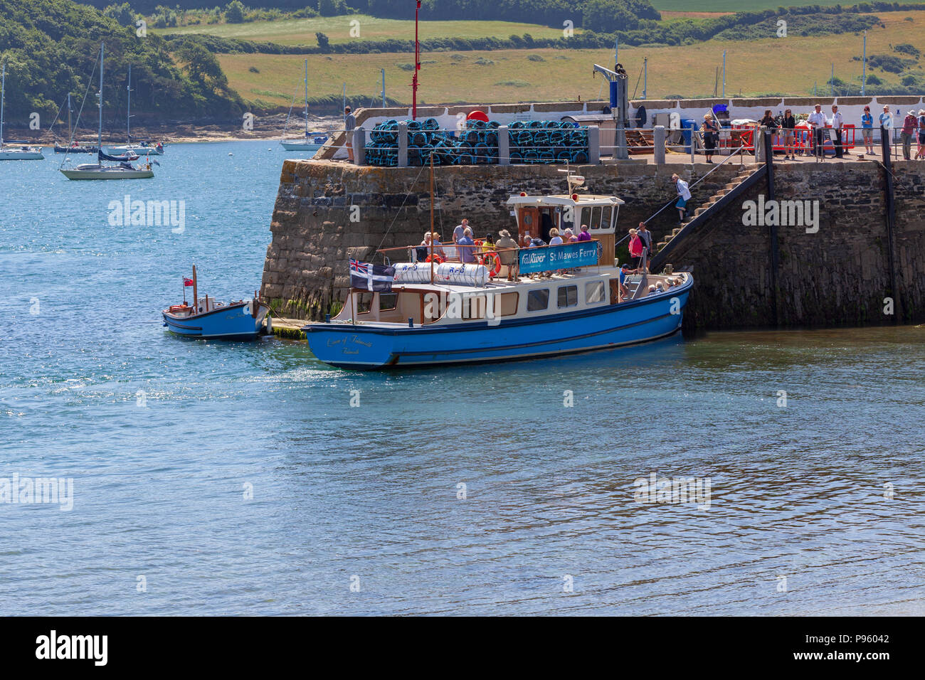 st mawes ferry cornwall foot passenger crossing Stock Photo - Alamy