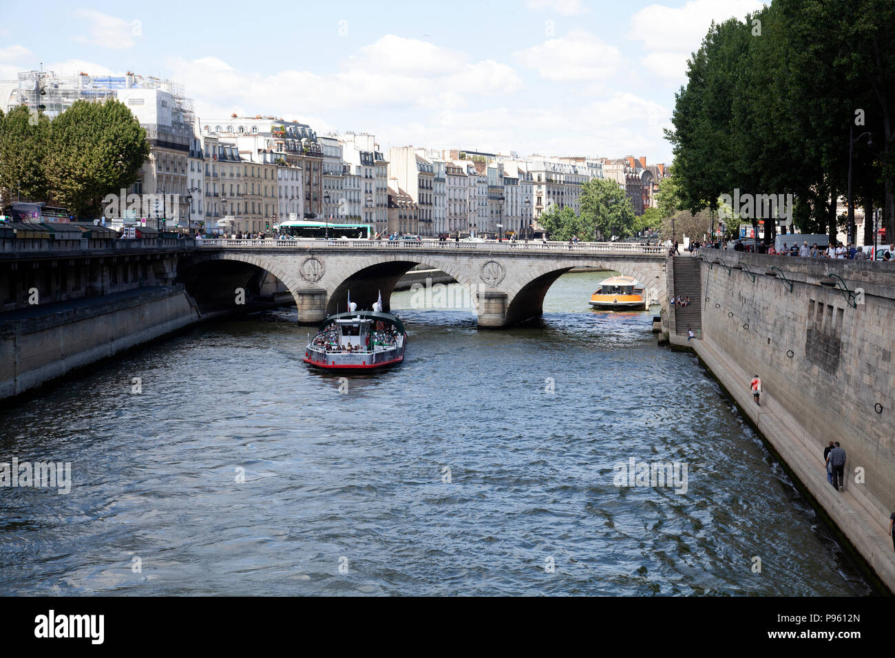 Seine boat cruise hi-res stock photography and images - Alamy