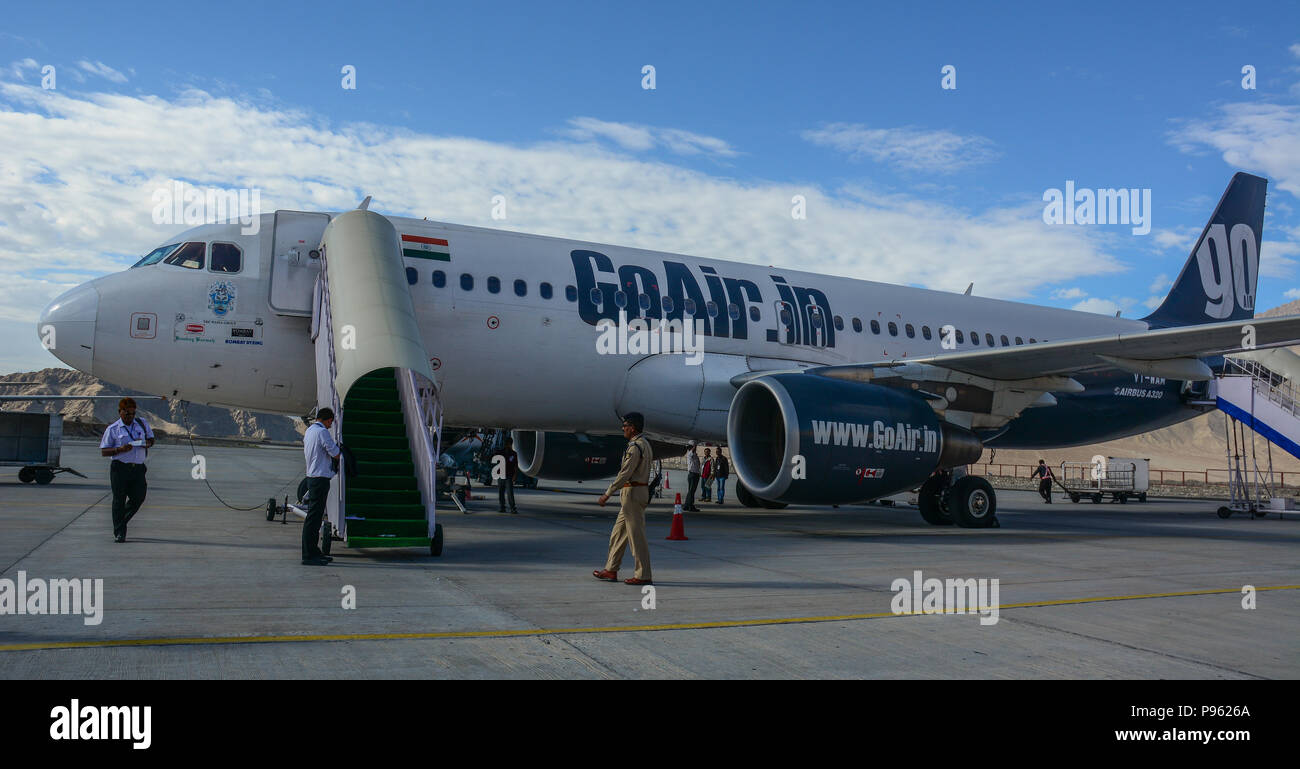 Goair aircraft hi-res stock photography and images - Alamy