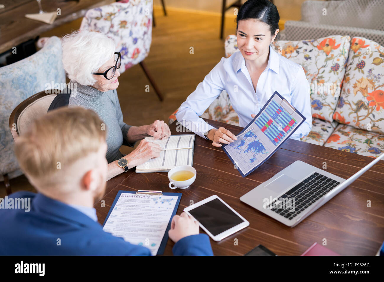People planning hi-res stock photography and images - Alamy