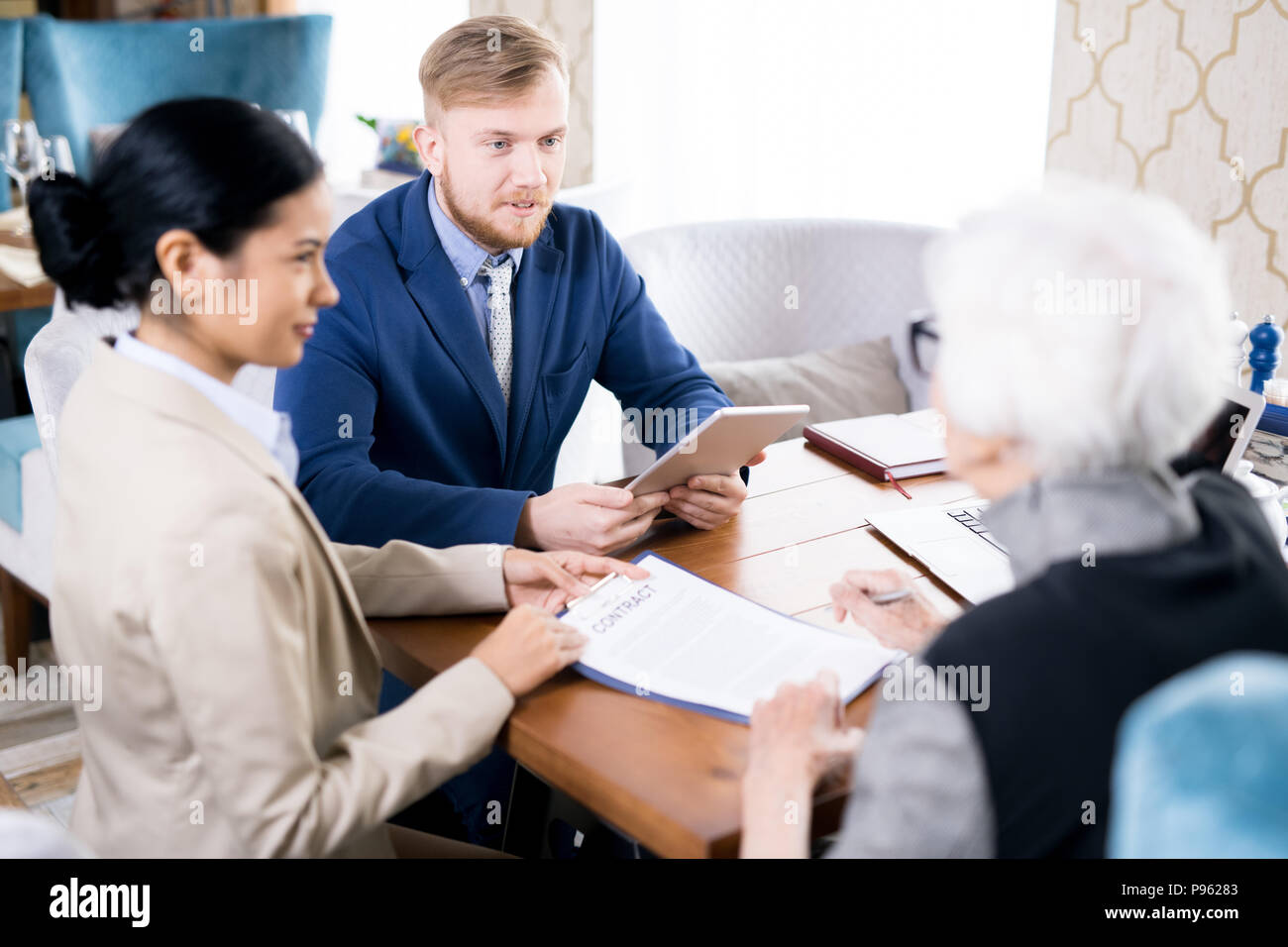 Insurance cafe hi-res stock photography and images - Alamy