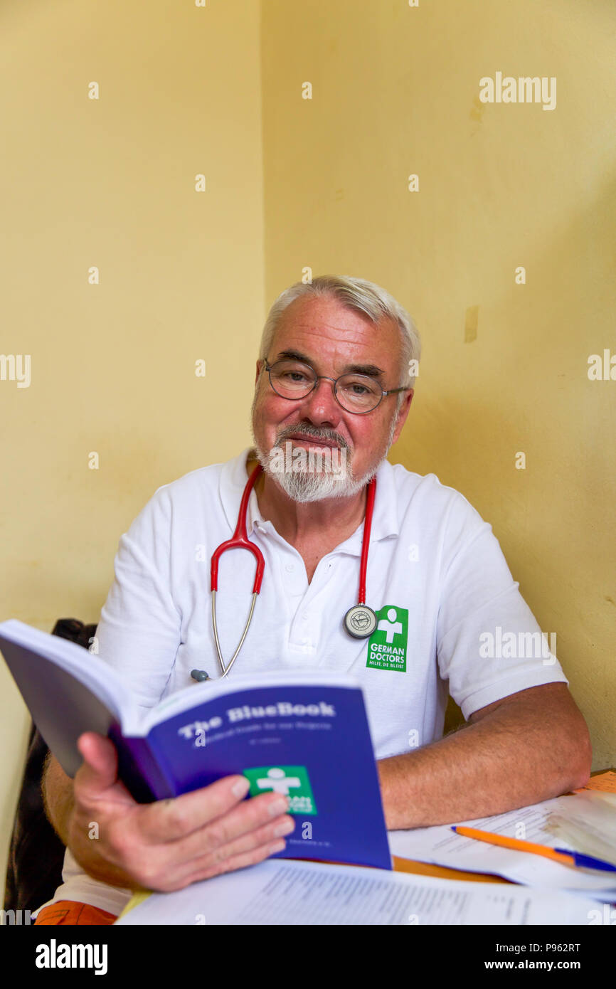 German doctors provide medical help in slums of Nairobi - Kenya Stock ...