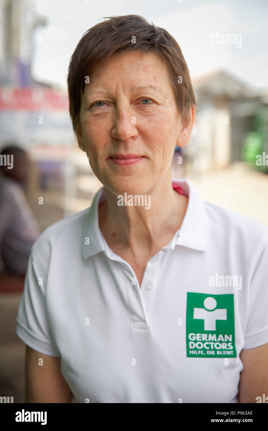 German doctors provide medical help in slums of Nairobi - Kenya Stock ...