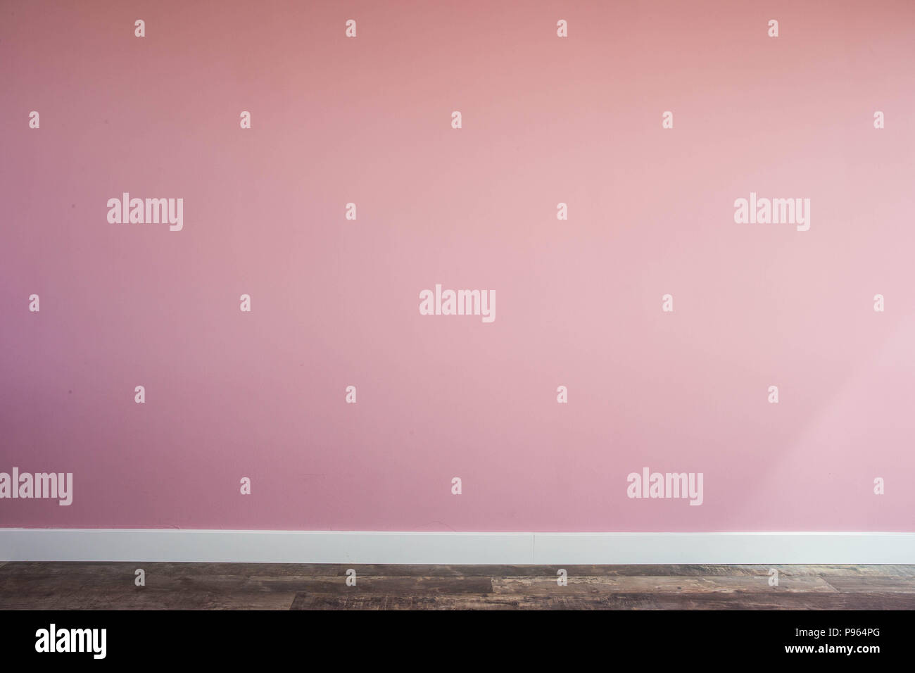 Vintage wall wooden floor plinth hi-res stock photography and images ...