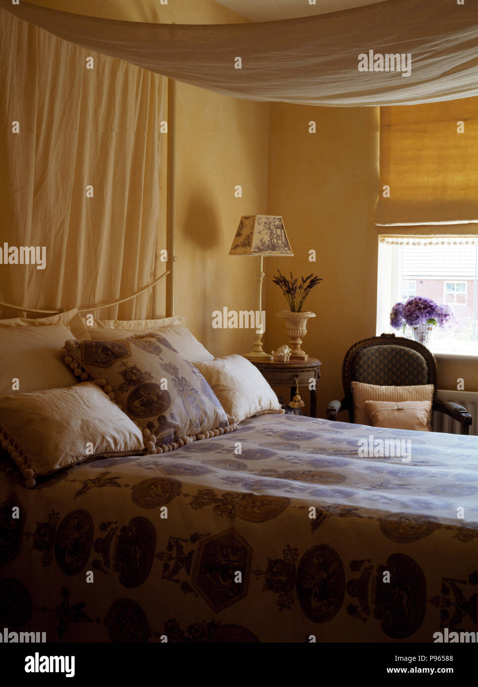 Canopy quilt hi-res stock photography and images - Alamy