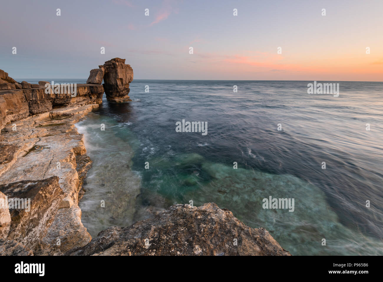 Portland bill pulpit rock hi-res stock photography and images - Alamy