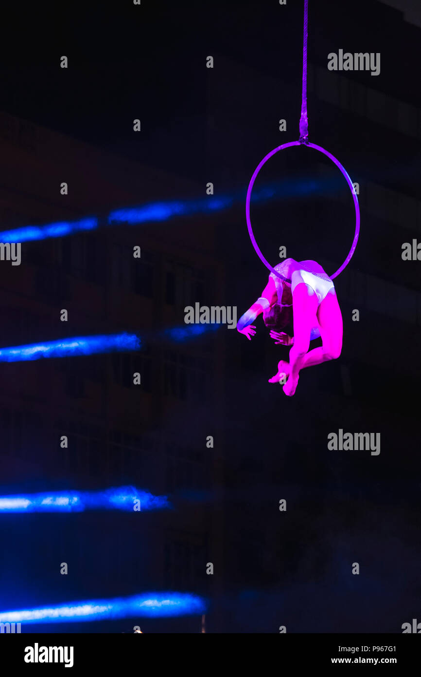 Aerial performance hi-res stock photography and images - Alamy