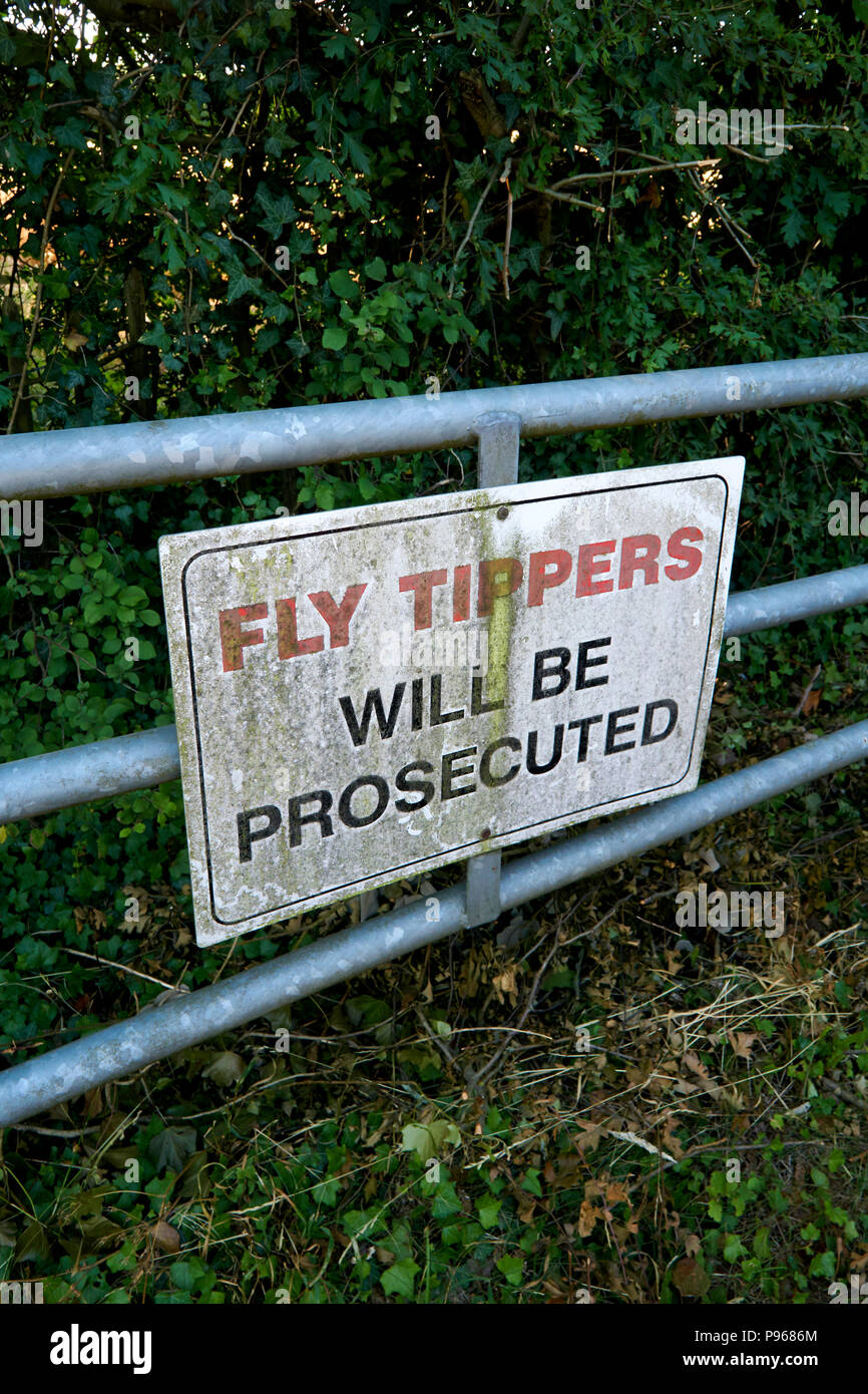 Fly tipping notice hi-res stock photography and images - Alamy