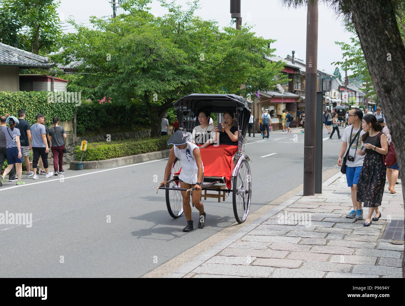 Hand pull rickshaw wheel hi-res stock photography and images - Alamy