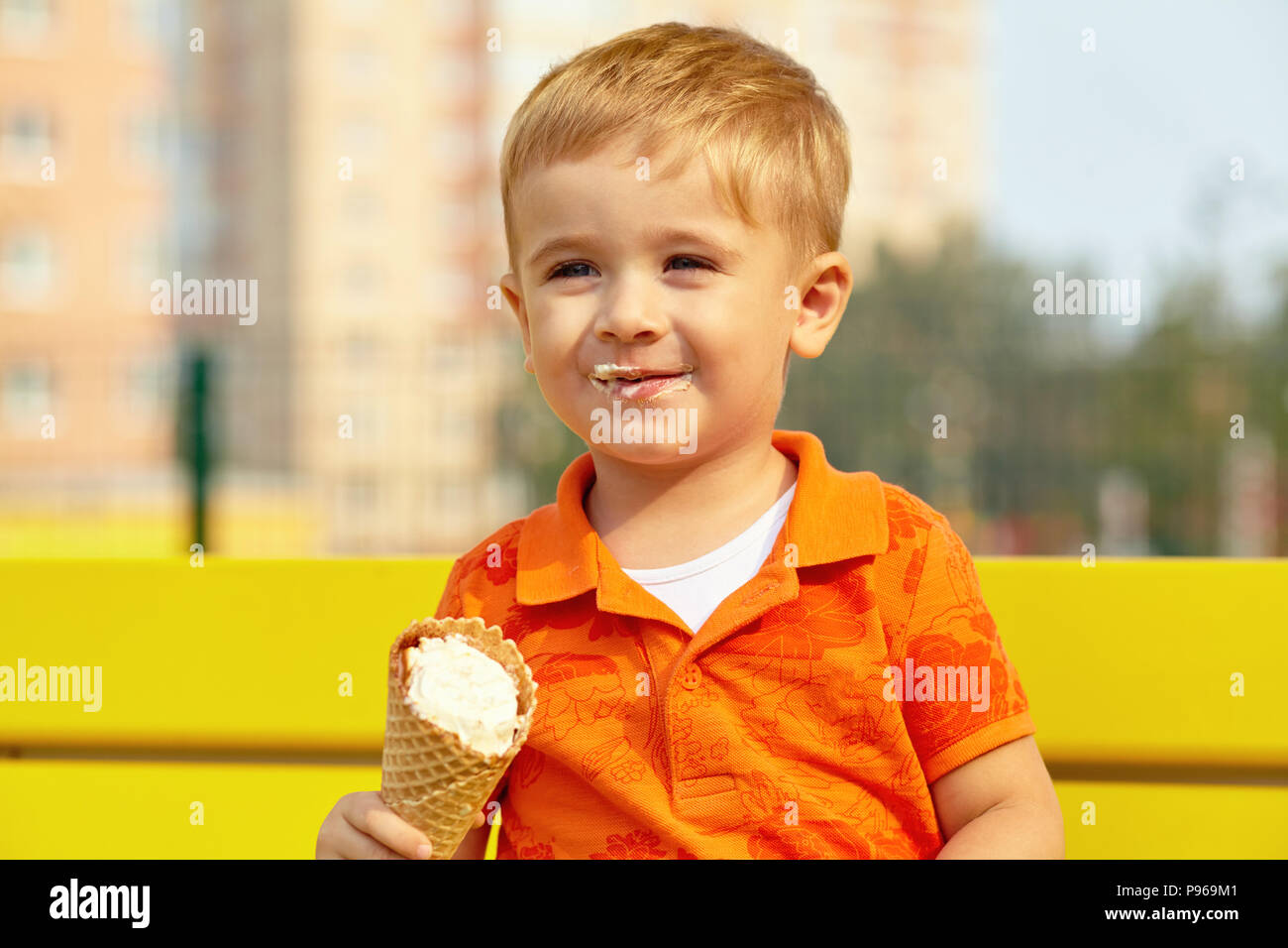 little boy eating ice cream Stock Photo - Alamy