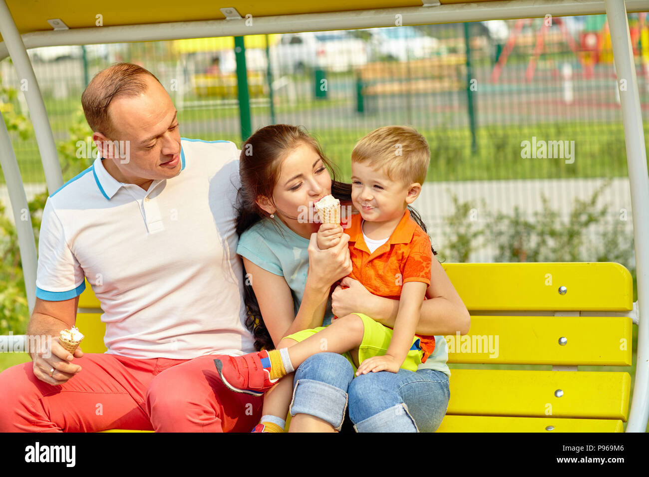 family eating ice cream Stock Photo - Alamy