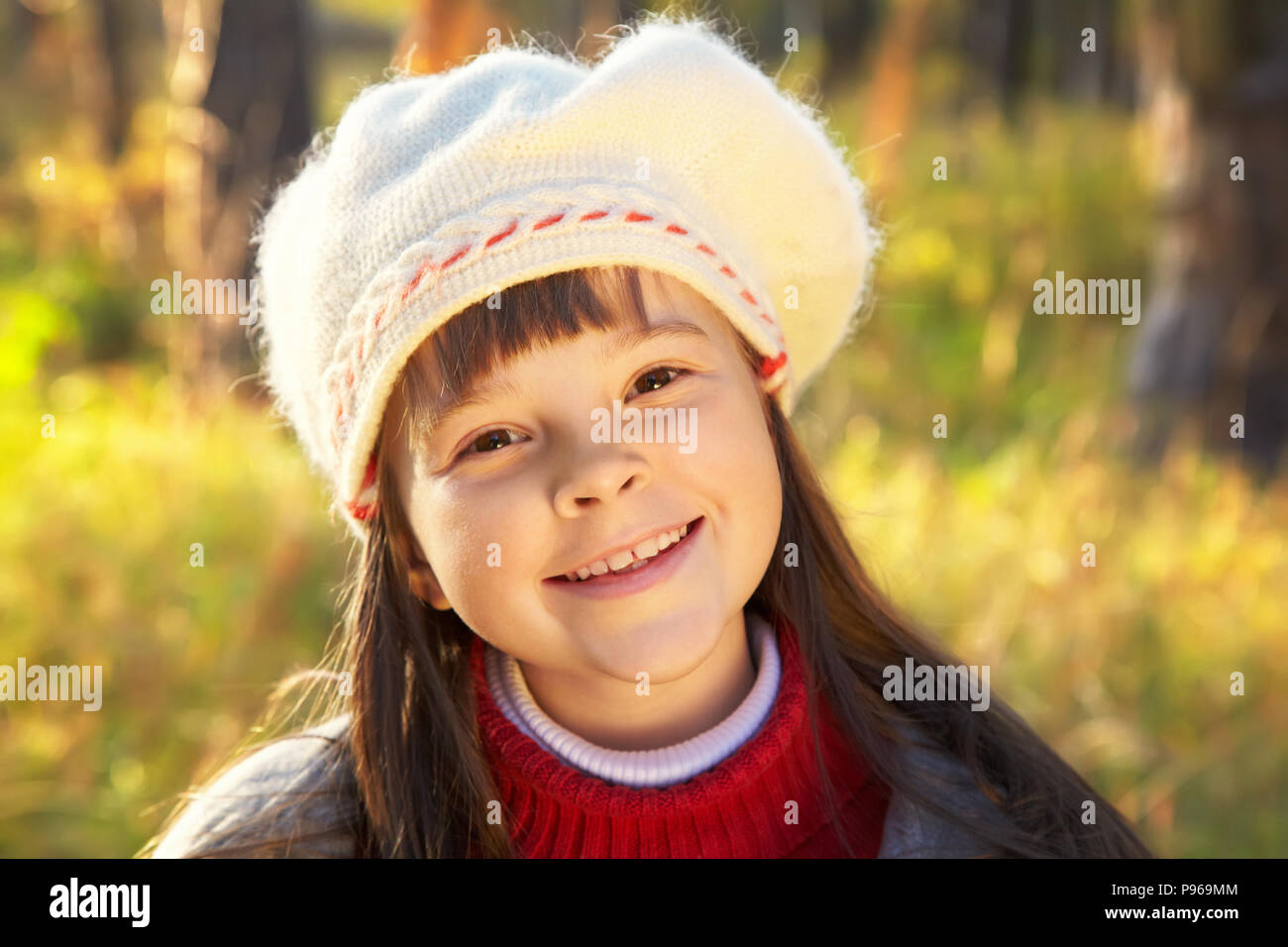 Brunette girl face hi-res stock photography and images - Alamy