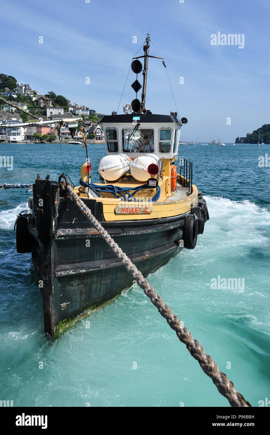 Tug pulling boat hi-res stock photography and images - Alamy