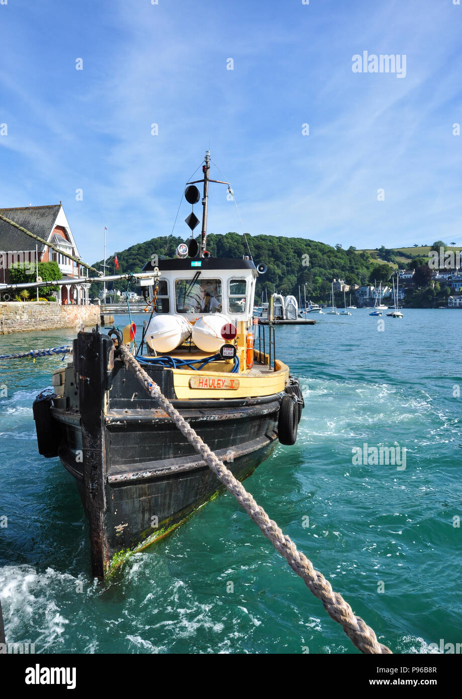 Tug pulling boat hi-res stock photography and images - Alamy