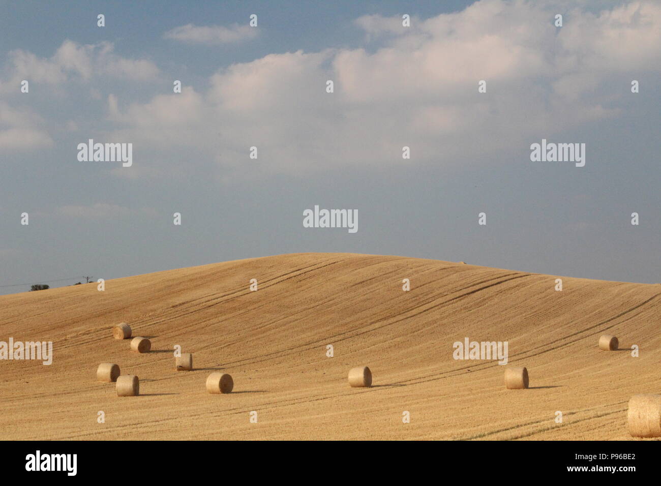 Mound Of Hay Stock Photos & Mound Of Hay Stock Images - Alamy