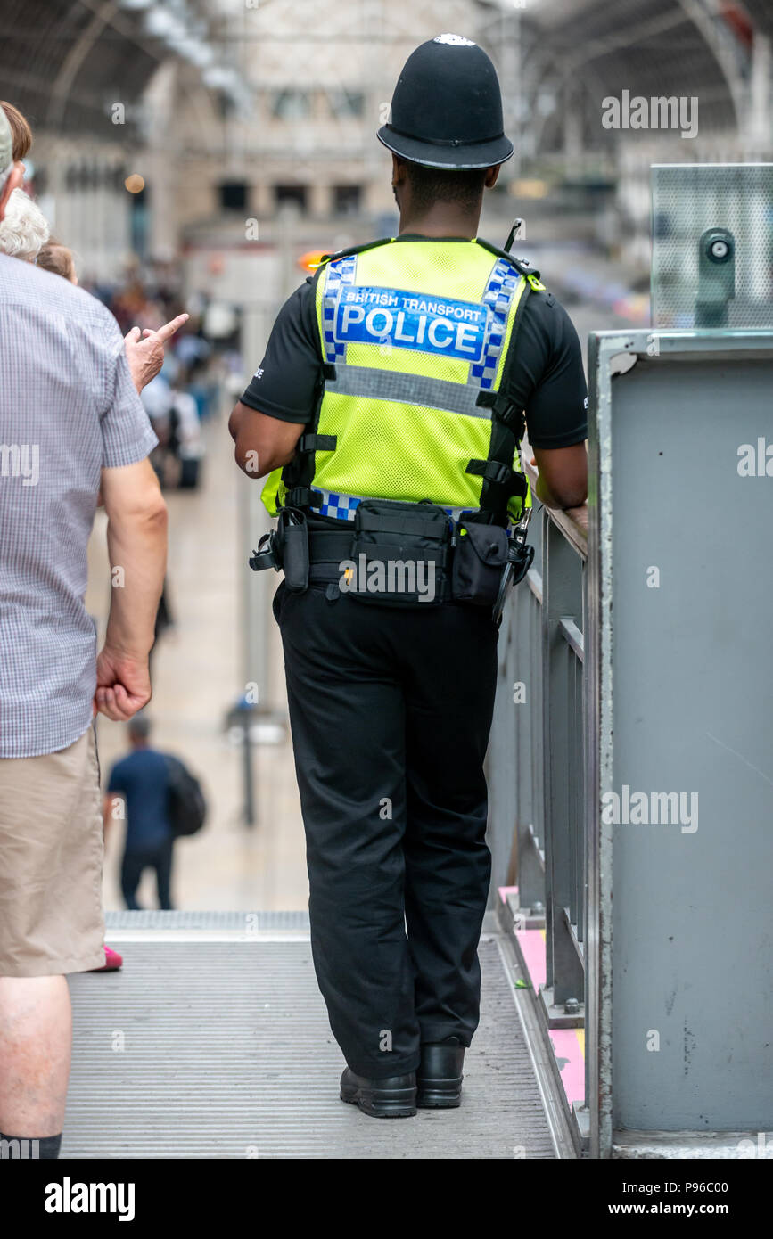 British transport police paddington train hi-res stock photography and ...
