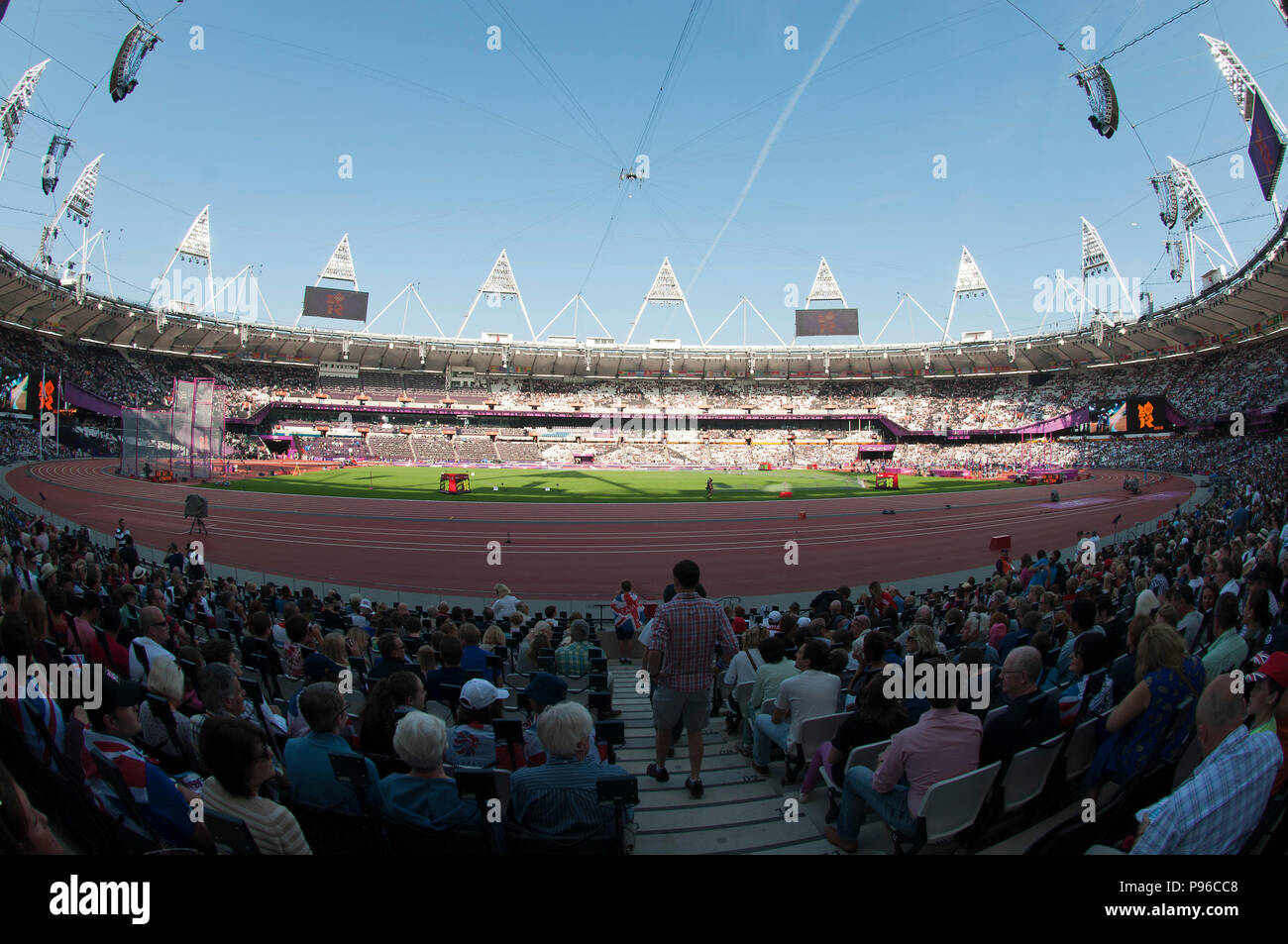 2012 summer olympics crowd hi-res stock photography and images - Alamy