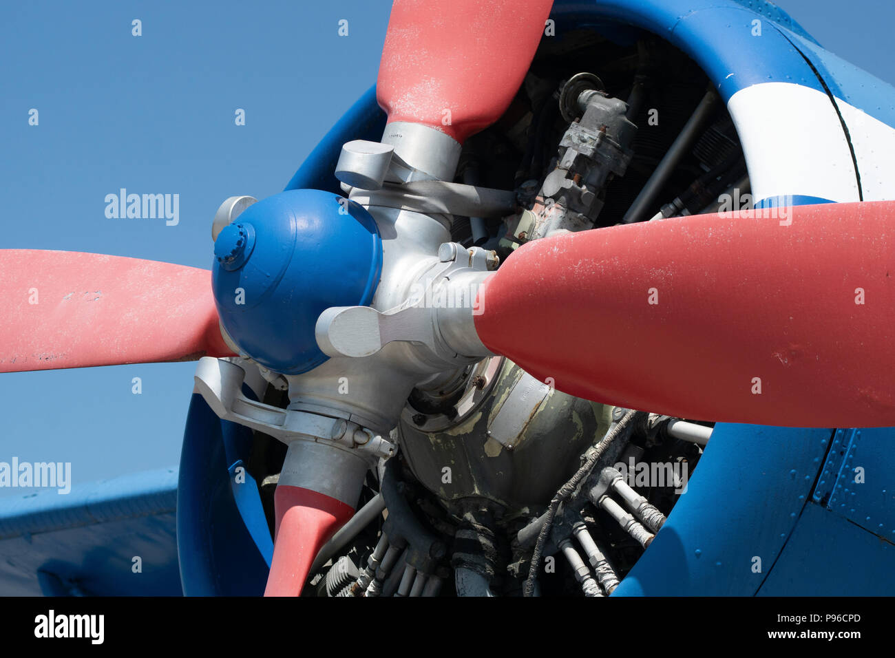 Detailed view of the propellor an old single-engine plane with sky ...