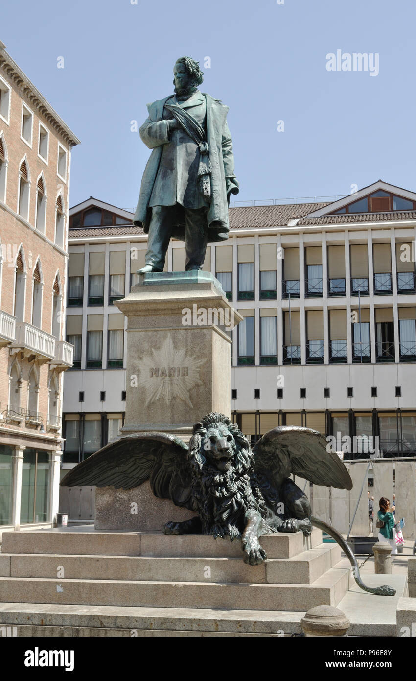 The statue of Daniele Manin in Campo Manin, Venice Stock Photo - Alamy