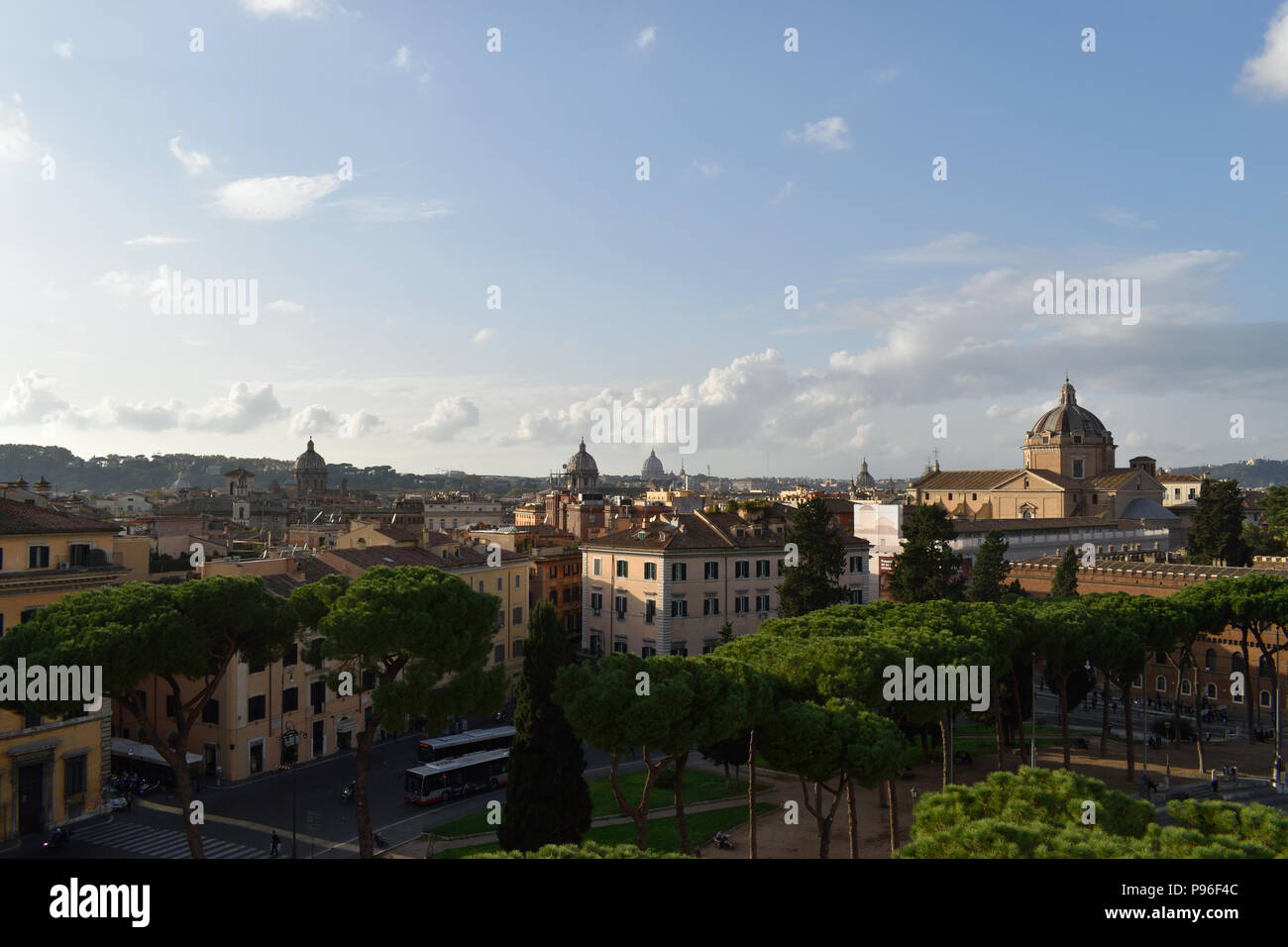 Rome cathedral tourist hi-res stock photography and images - Alamy