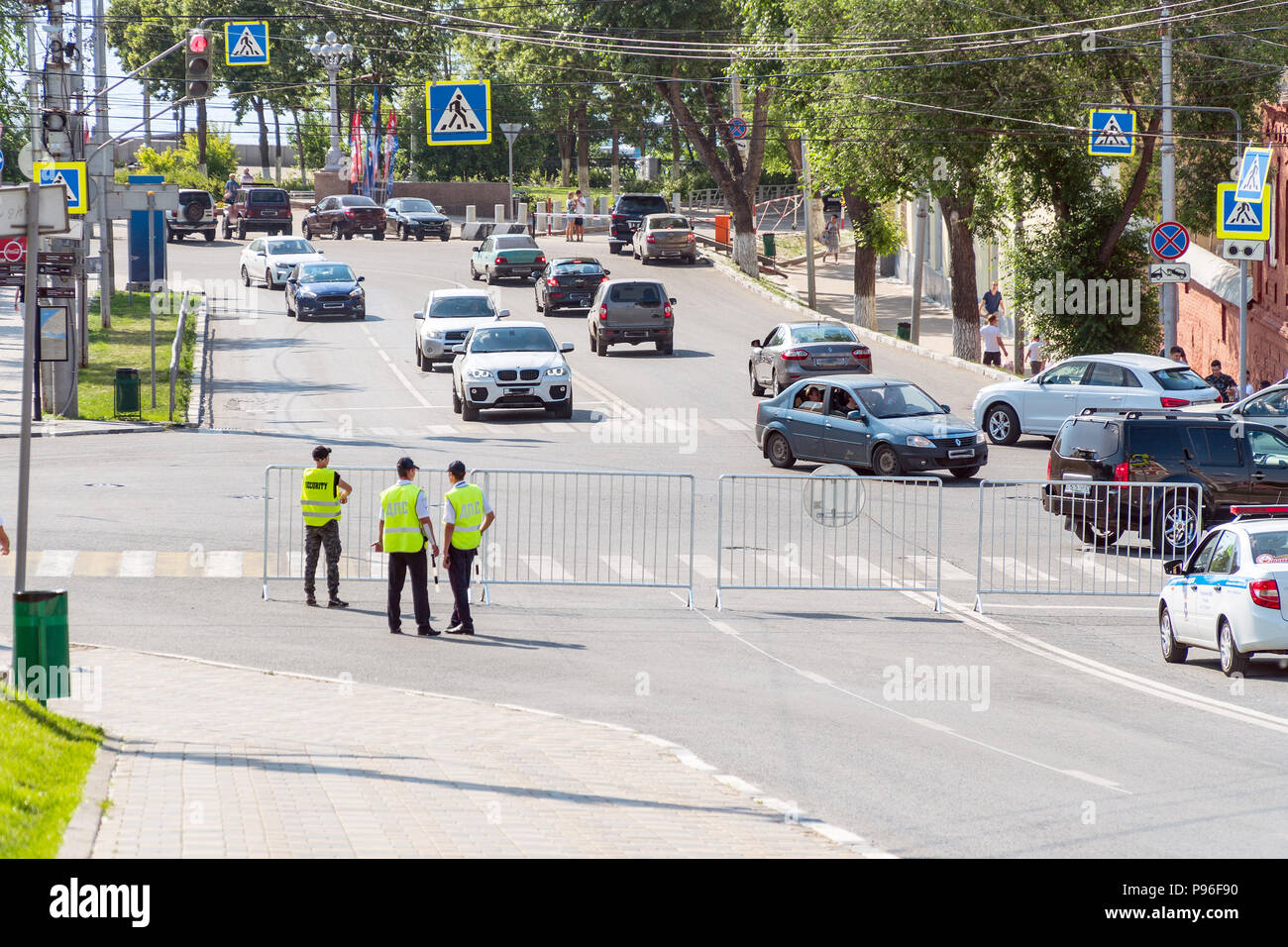 Group of police standing at crossroads Stock Photo - Alamy