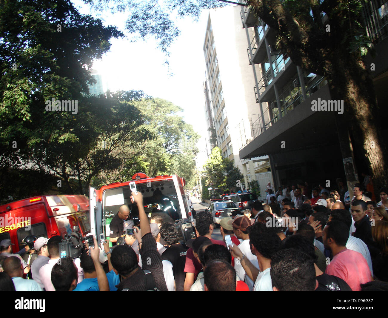Ambulance, Alameda Santos, São Paulo, Brazil Stock Photo - Alamy