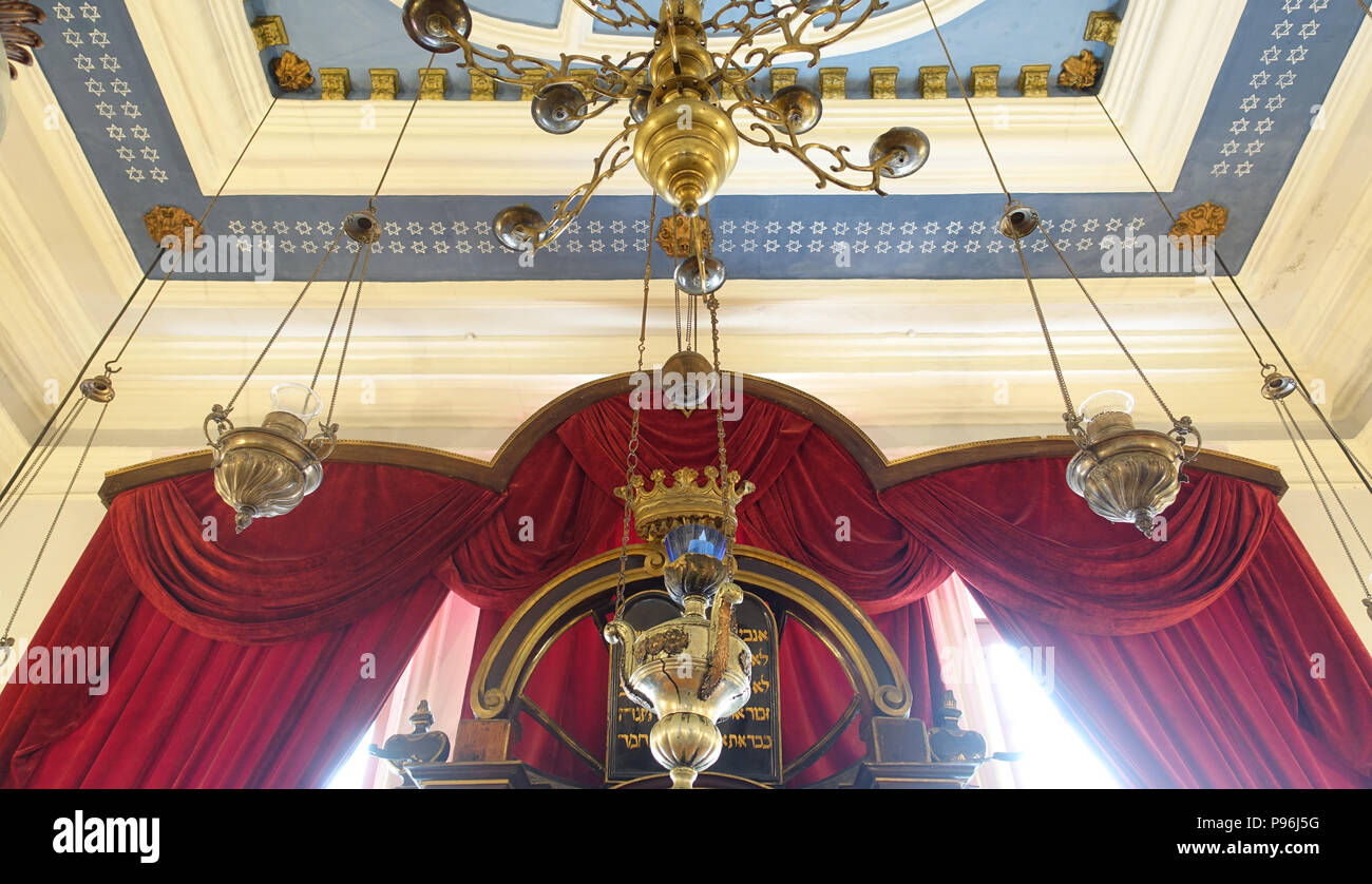 Synagogue detail hi-res stock photography and images - Alamy