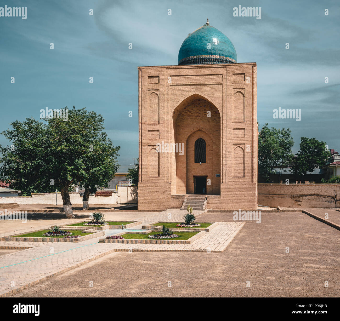 Bibi Khanum Mosque in Samarkand Uzbekistan Stock Photo - Alamy