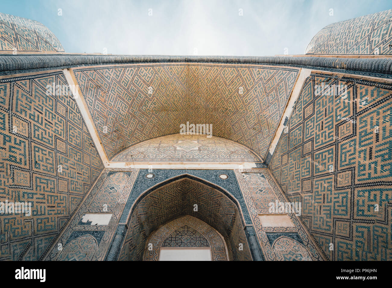 Entrance gate to Bibi Khanum Mosque in Samarkand Uzbekistan Stock Photo ...