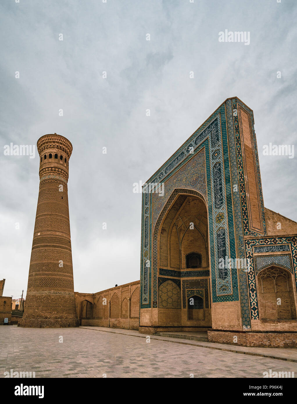 Poi Kalon Mosque and Minaret in Bukhara, Uzbekistan Stock Photo - Alamy