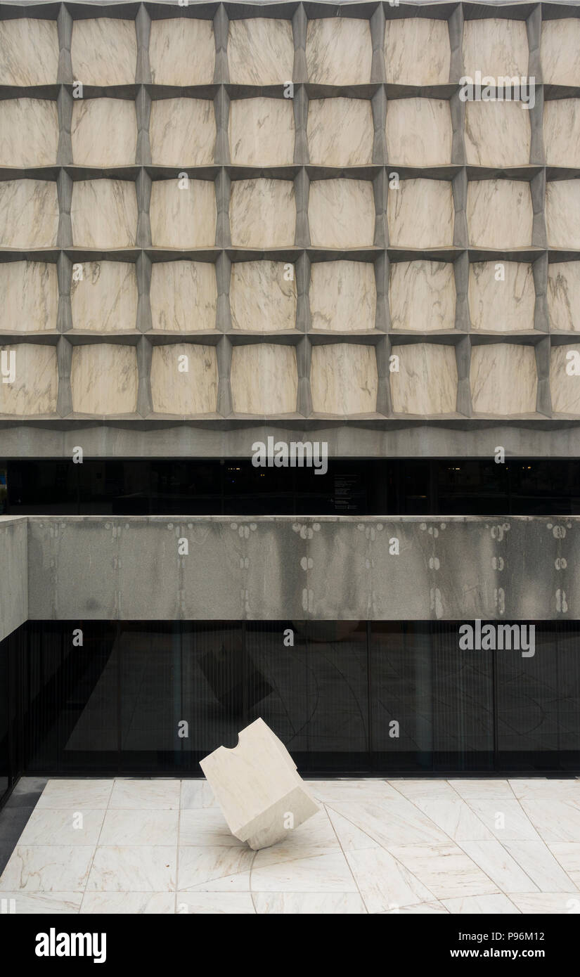 Beinecke rare book library hi-res stock photography and images - Alamy