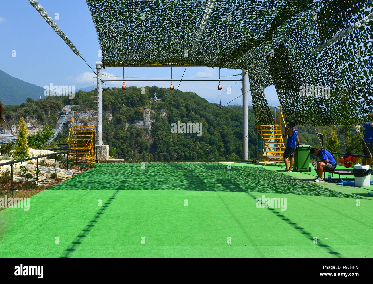 Protective construction mesh hi-res stock photography and images - Alamy