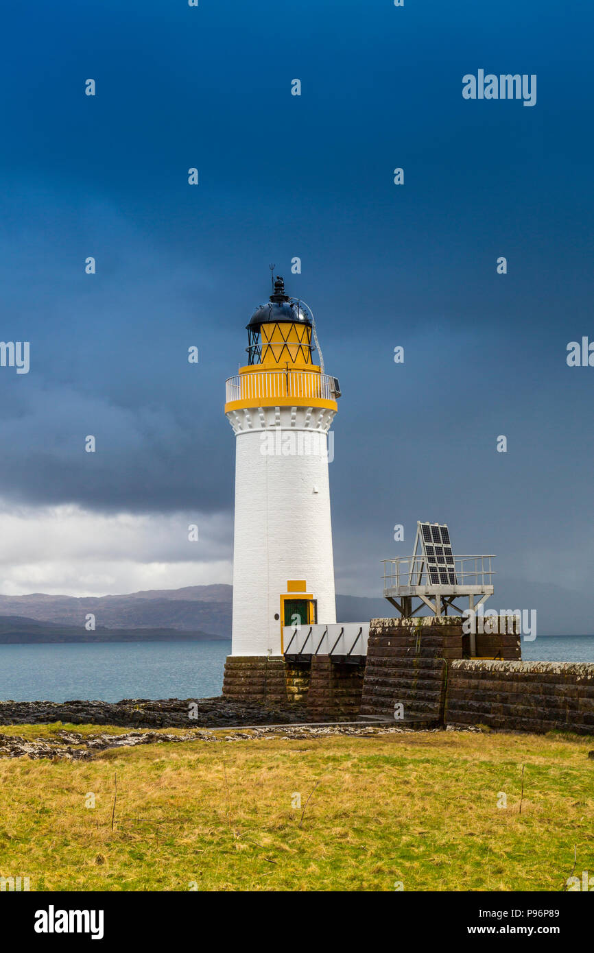 Rubha nan Gall lighthouse marks the entrance to the Sound of Mull, nr ...