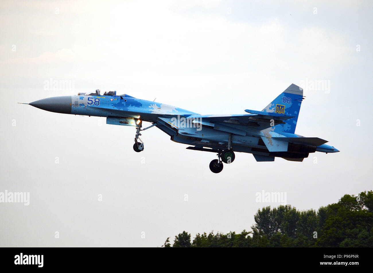 Russian fighter aircraft sukhoi su 27 hi-res stock photography and ...