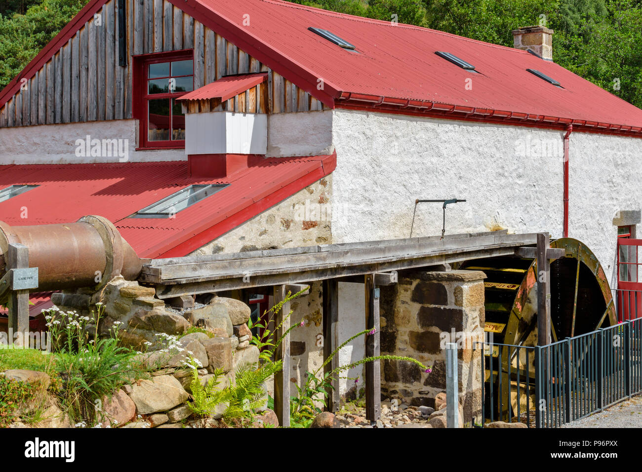 Weaving Wool Scotland High Resolution Stock Photography and Images - Alamy