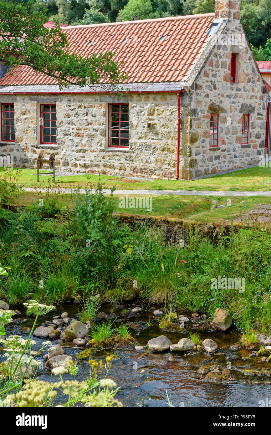 Weaving Wool Scotland High Resolution Stock Photography and Images - Alamy